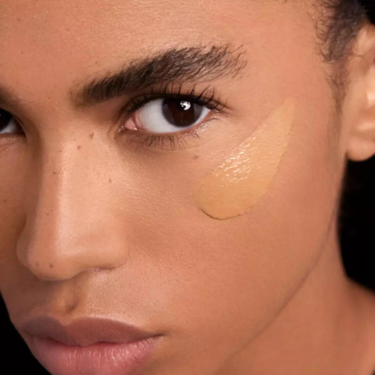 All Hours de YVES SAINT LAURENT - Fond de Teint Mat Lumineux 24h* Haute ...