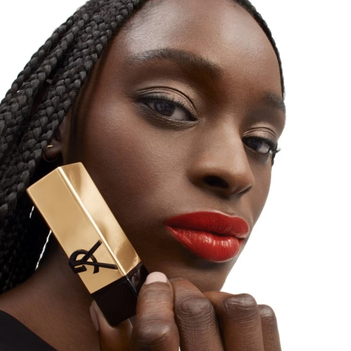 Rouge Pur Couture de YVES SAINT LAURENT - Rouge à lèvres fini satin ...
